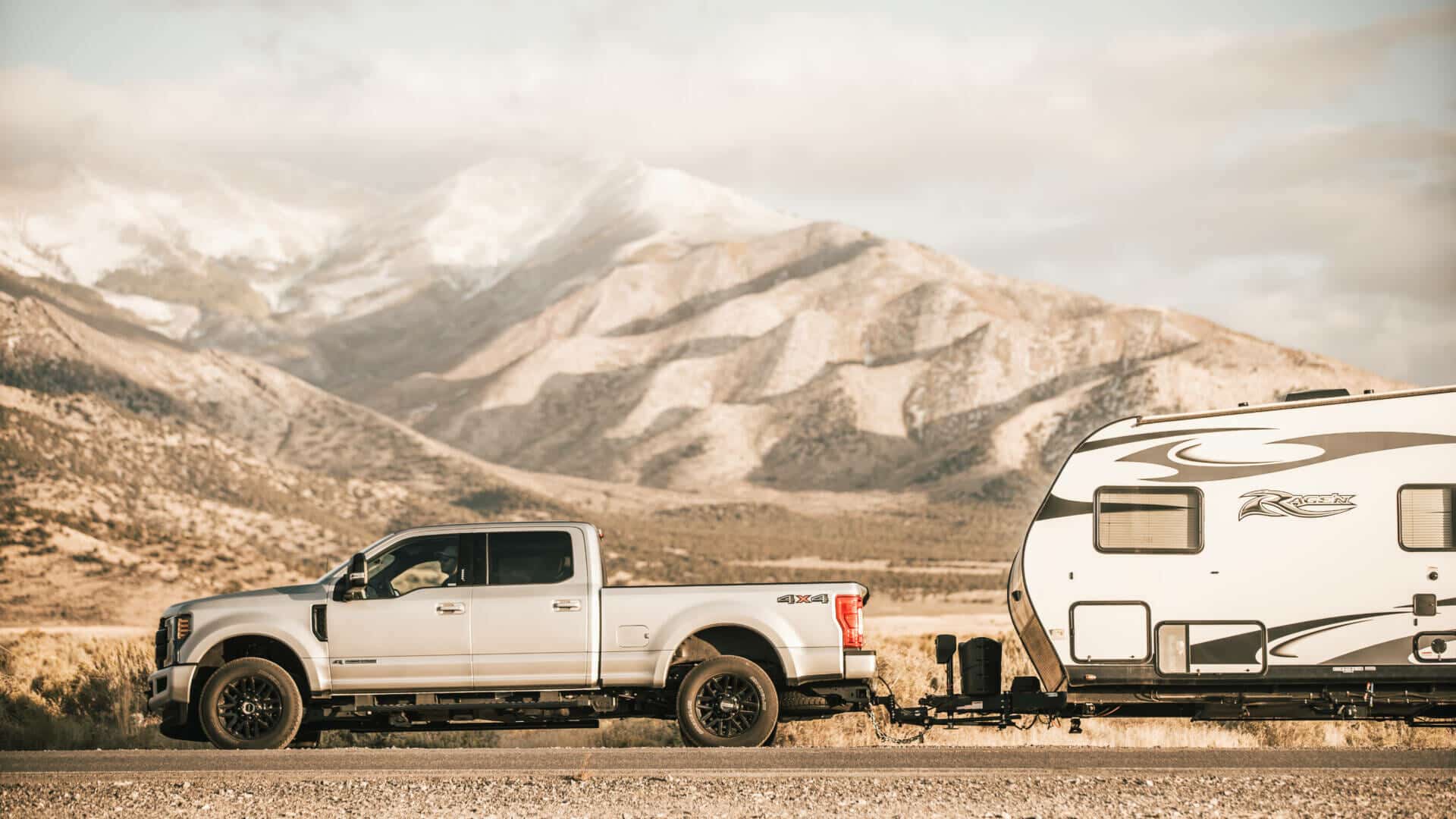 Definitive Guide to Safe Towing - Weigh Safe