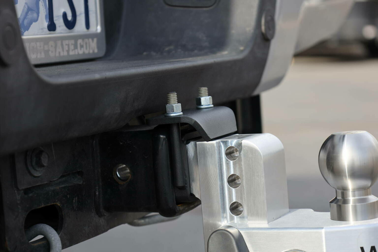 Anti-Rattle Hitch & Receiver Reducer | Weigh Safe