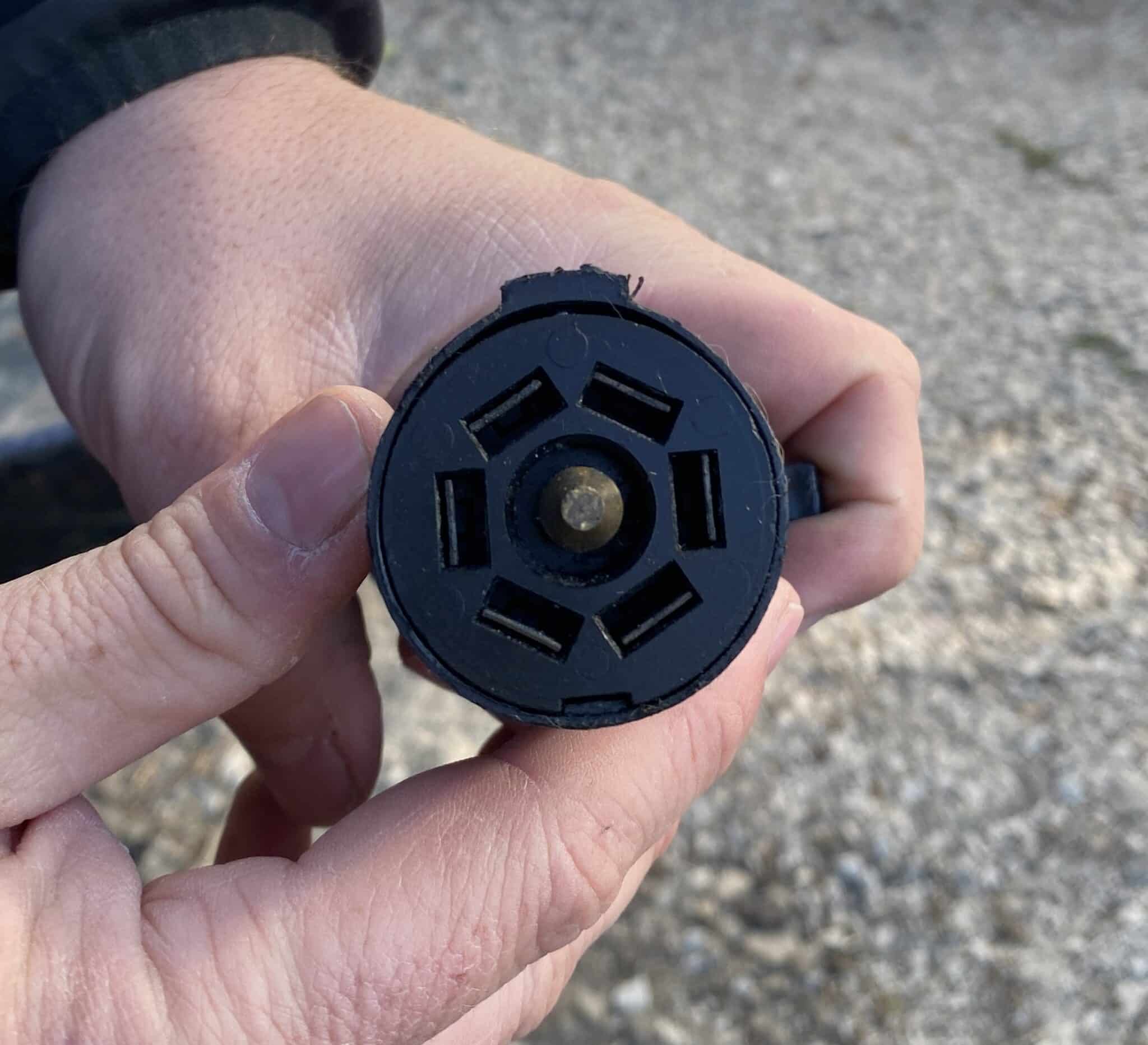 Towing a Trailer? What You Need to Know About Trailer Brakes - Weigh Safe